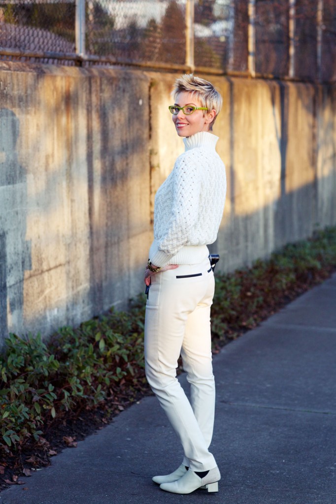 Cropped and High-Waisted Winter White-Out - YLF