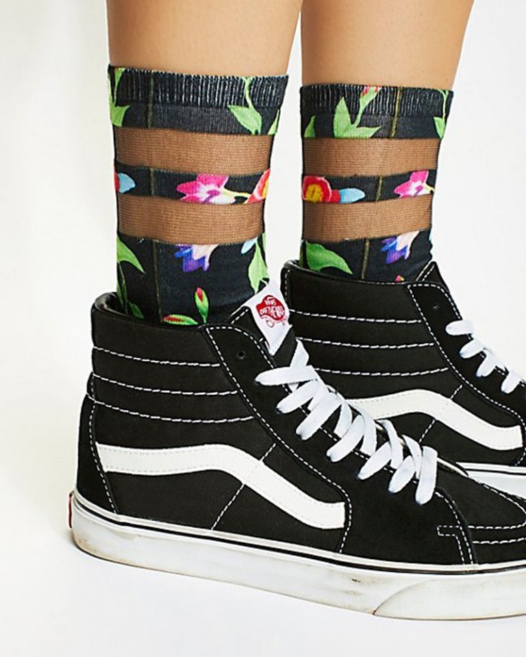 How to Wear Statement Socks - YLF