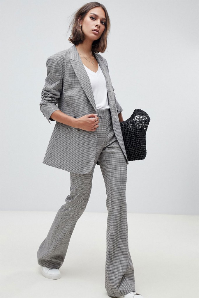 Outfit Formula: Full-Length Flares & Sneakers - YLF