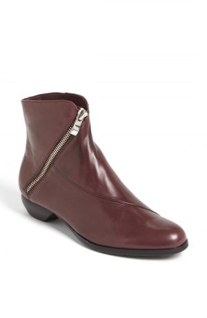 Weekly Roundup: Dark Red Booties - YLF