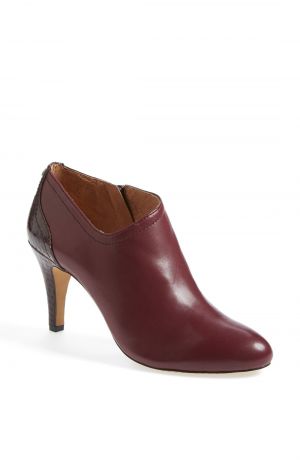 Weekly Roundup: Dark Red Booties - YLF