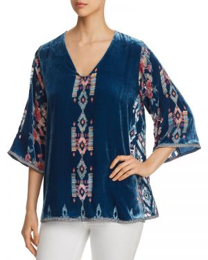 Outfit Formula: Easy Velvet Top - YLF