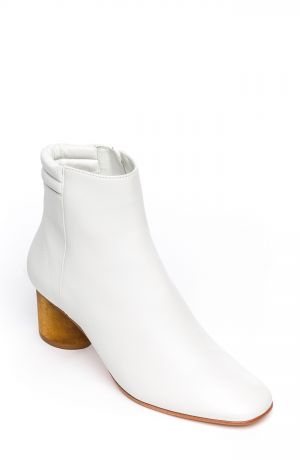Trend: White Boots - YLF